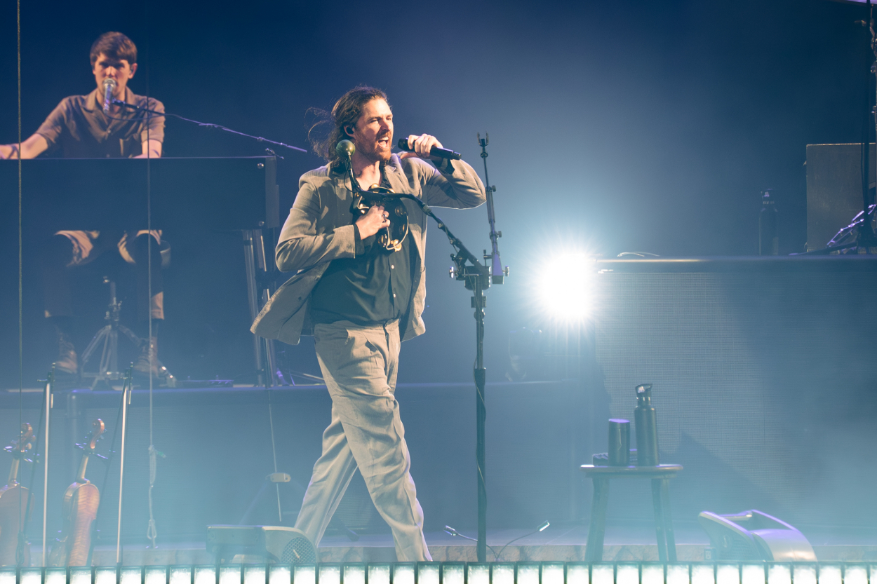 Hozier’s Phoenix show delivered soulful songs, hopeful messages