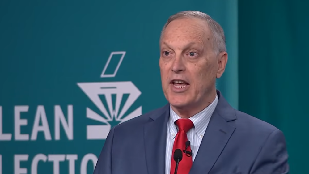 Biggs praises Arizona governor's data center crackdown at debate